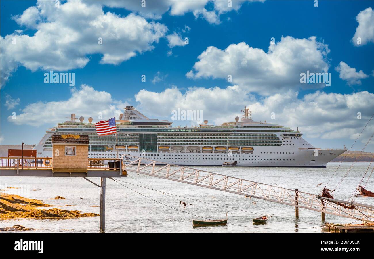 Cruise Ship by Ticket Booth Stock Photo - Alamy