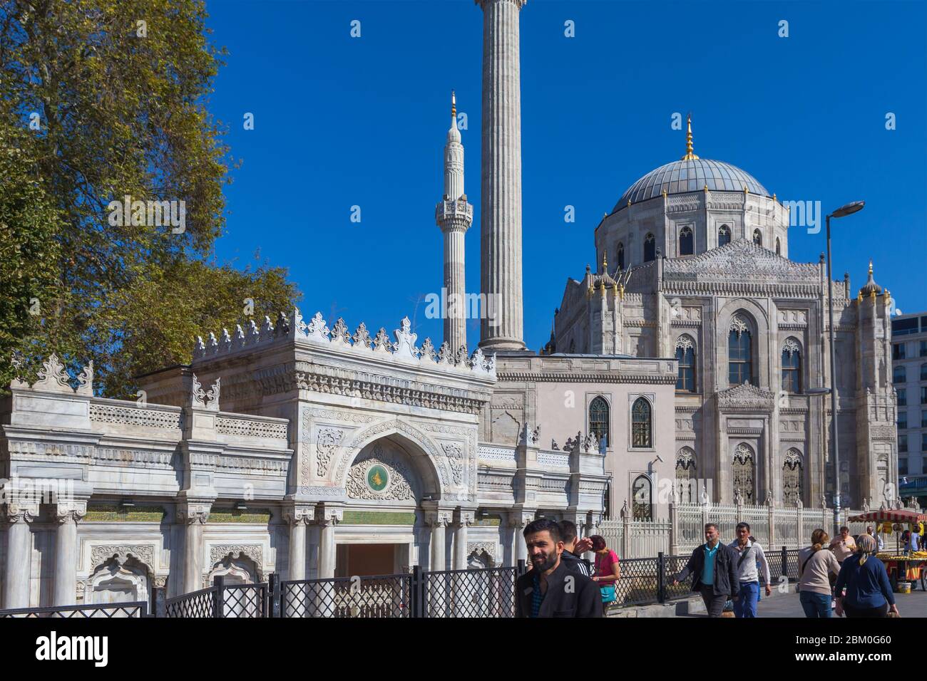 Valide sultan mosque hi-res stock photography and images - Alamy