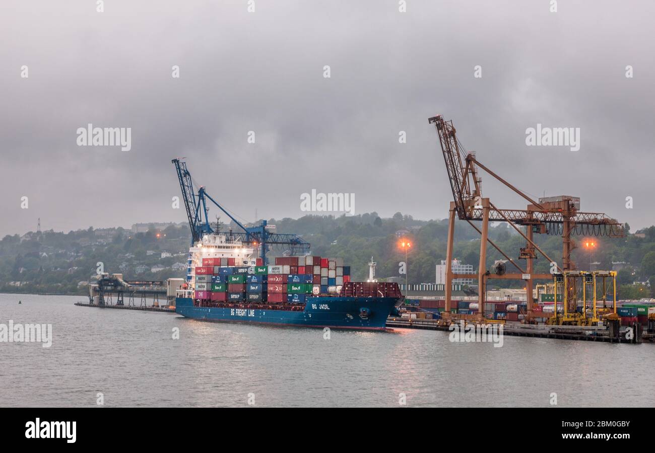 Ship container ship hi-res stock photography and images - Alamy
