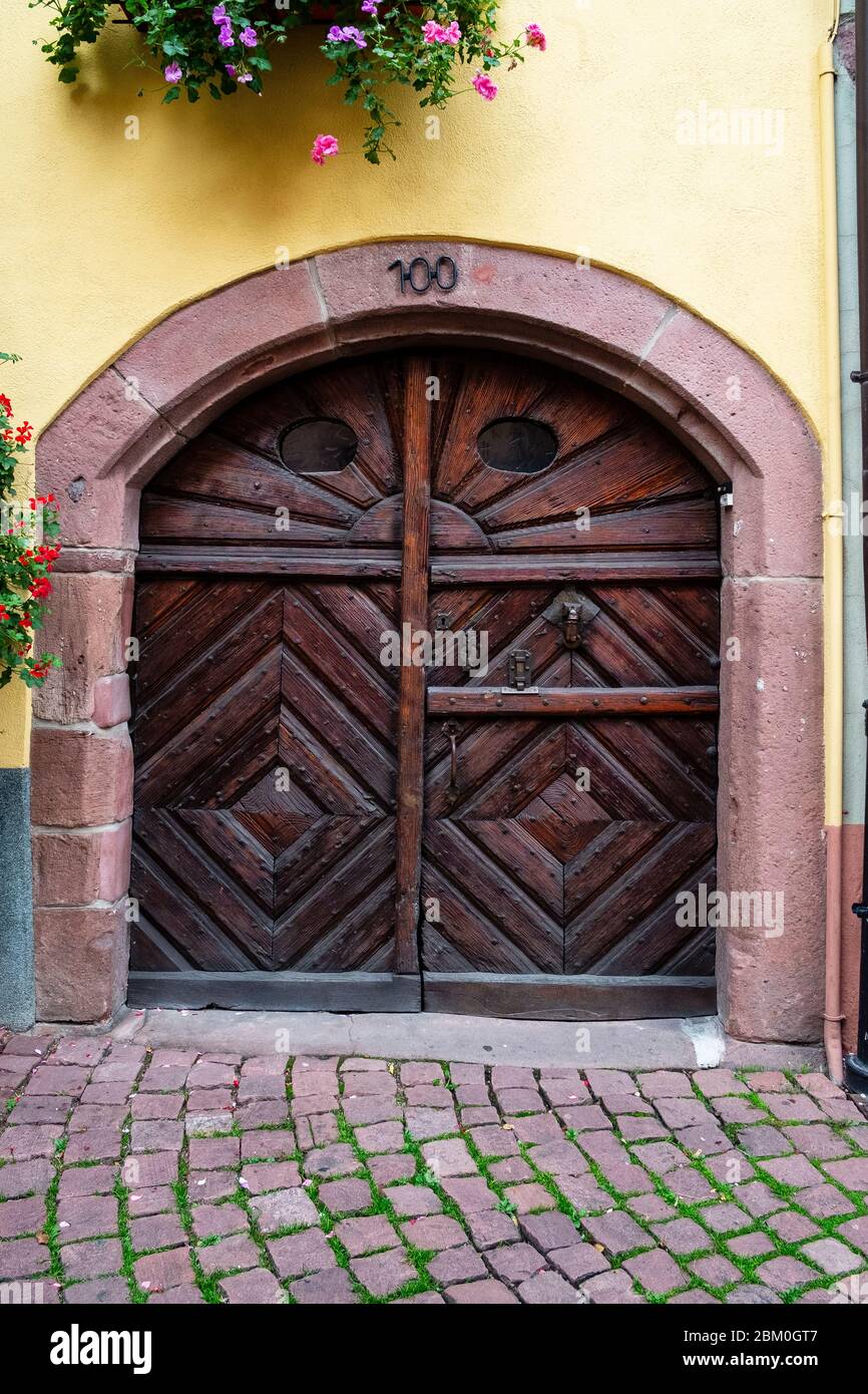 Coach door hi-res stock photography and images - Alamy