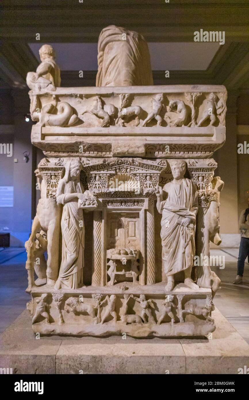Roman sarcophagus, 3rd century BC, Archaeological museum, Istanbul ...