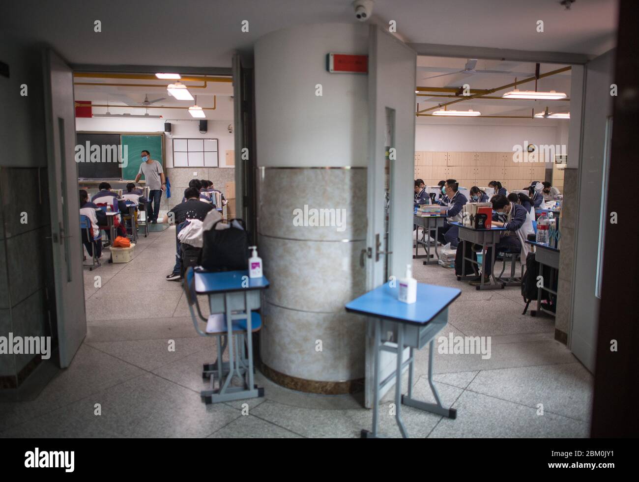Class divided hi-res stock photography and images - Alamy