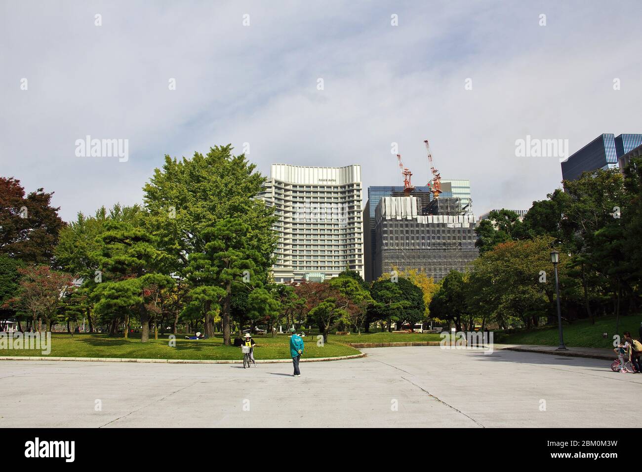 Honshu japan shinjuku tokyo skyline mt fuji hi-res stock photography ...