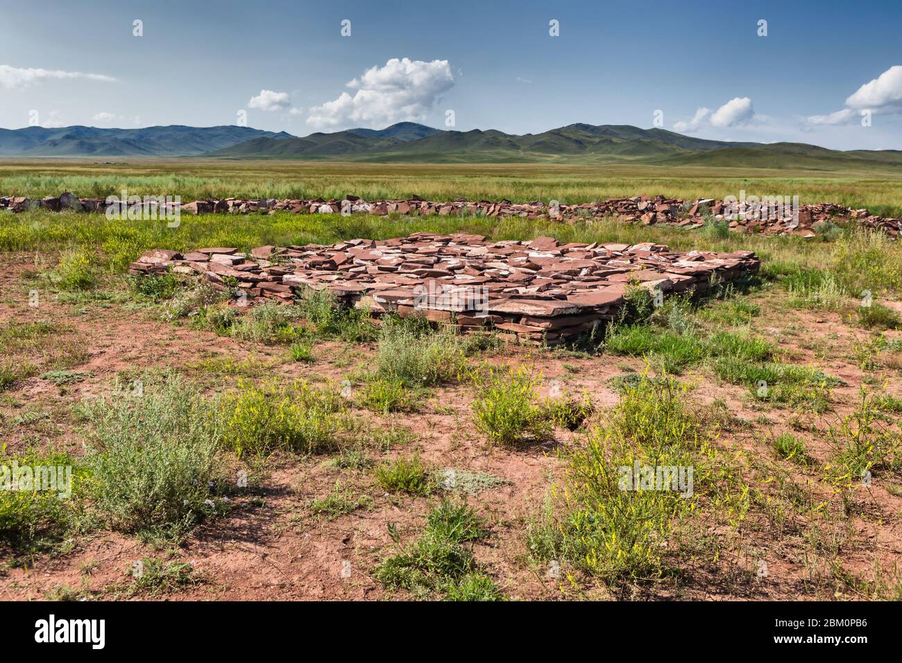 Tumulus building hi-res stock photography and images - Alamy