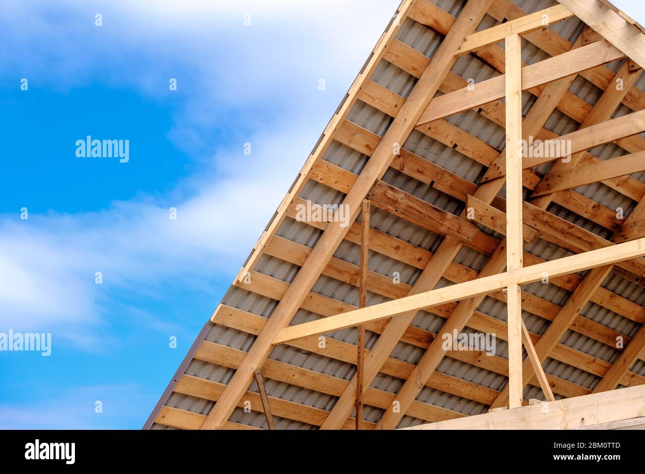 Roof installation on wooden beam hi-res stock photography and images ...