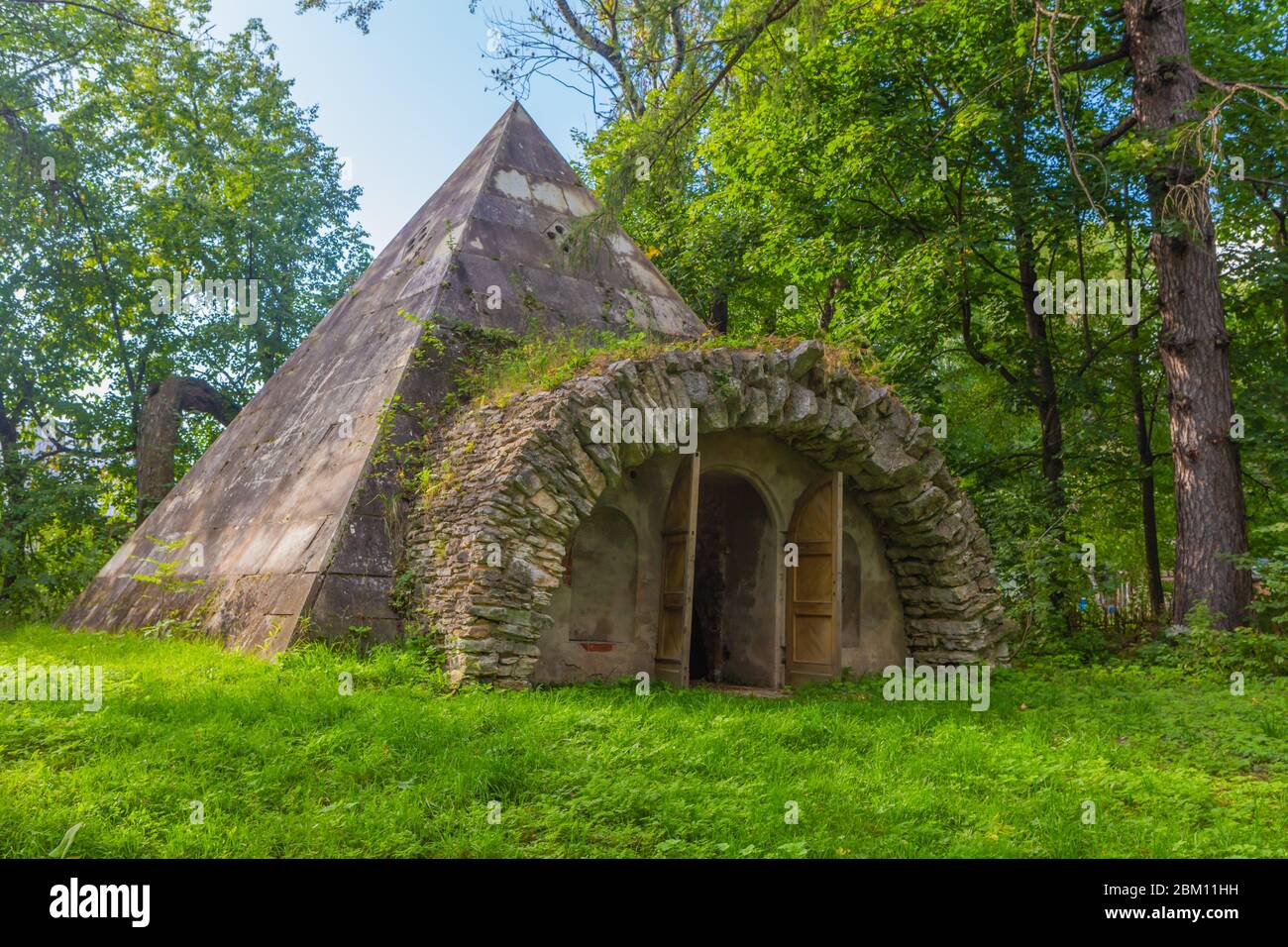 Russian pyramid hi-res stock photography and images - Alamy