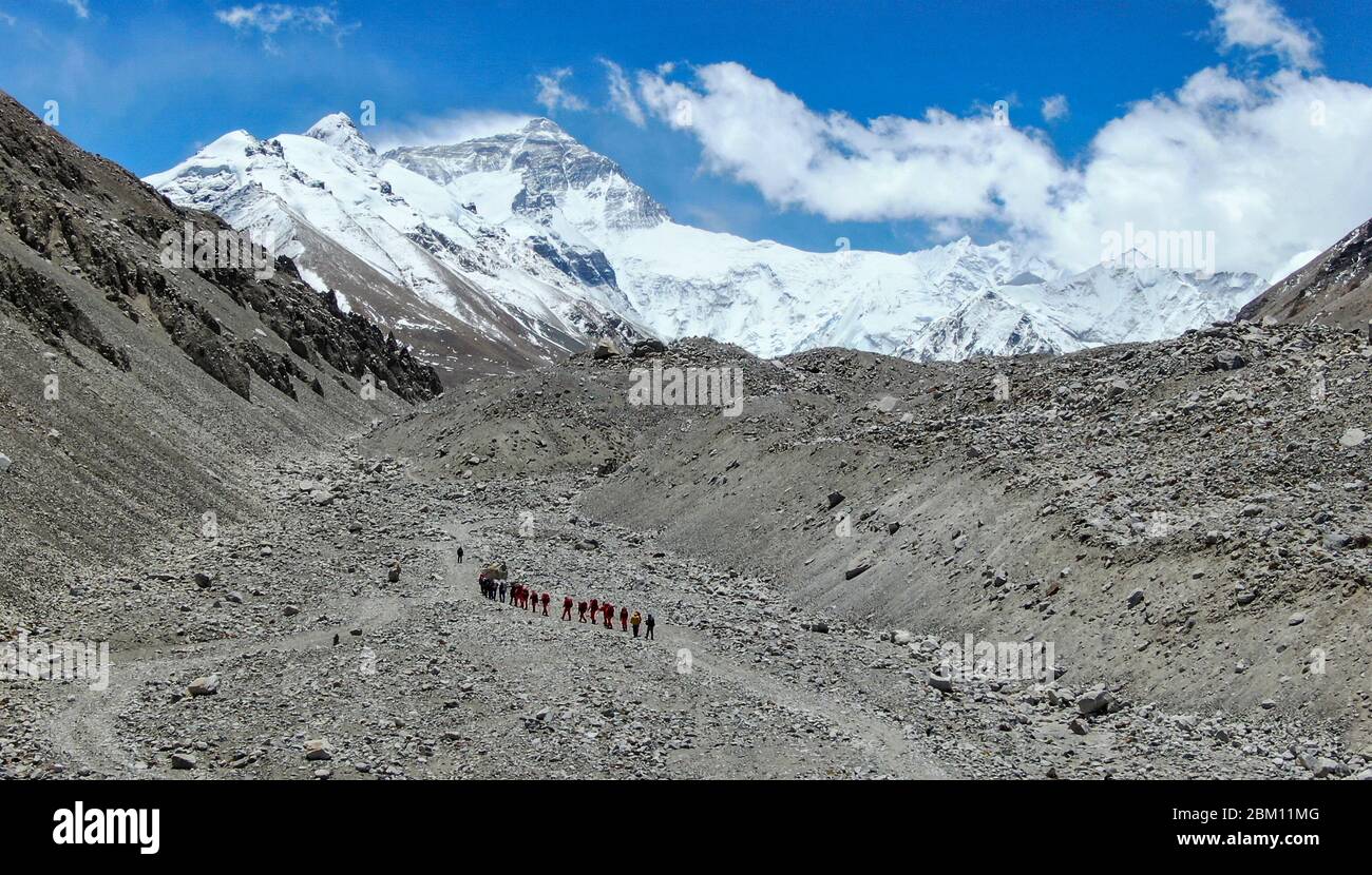 Mt everest aerial hi-res stock photography and images - Alamy