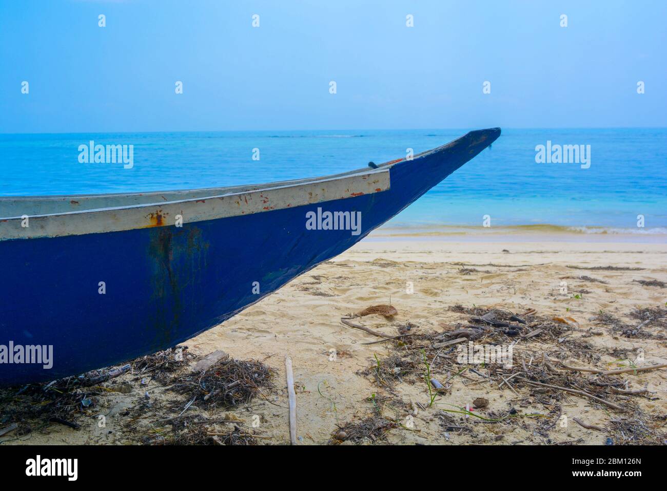 Stranded canoe hi-res stock photography and images - Alamy