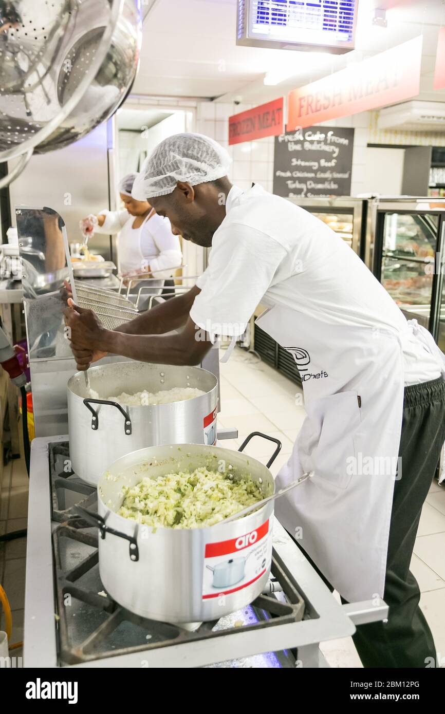 African staff shelves store hi-res stock photography and images - Alamy