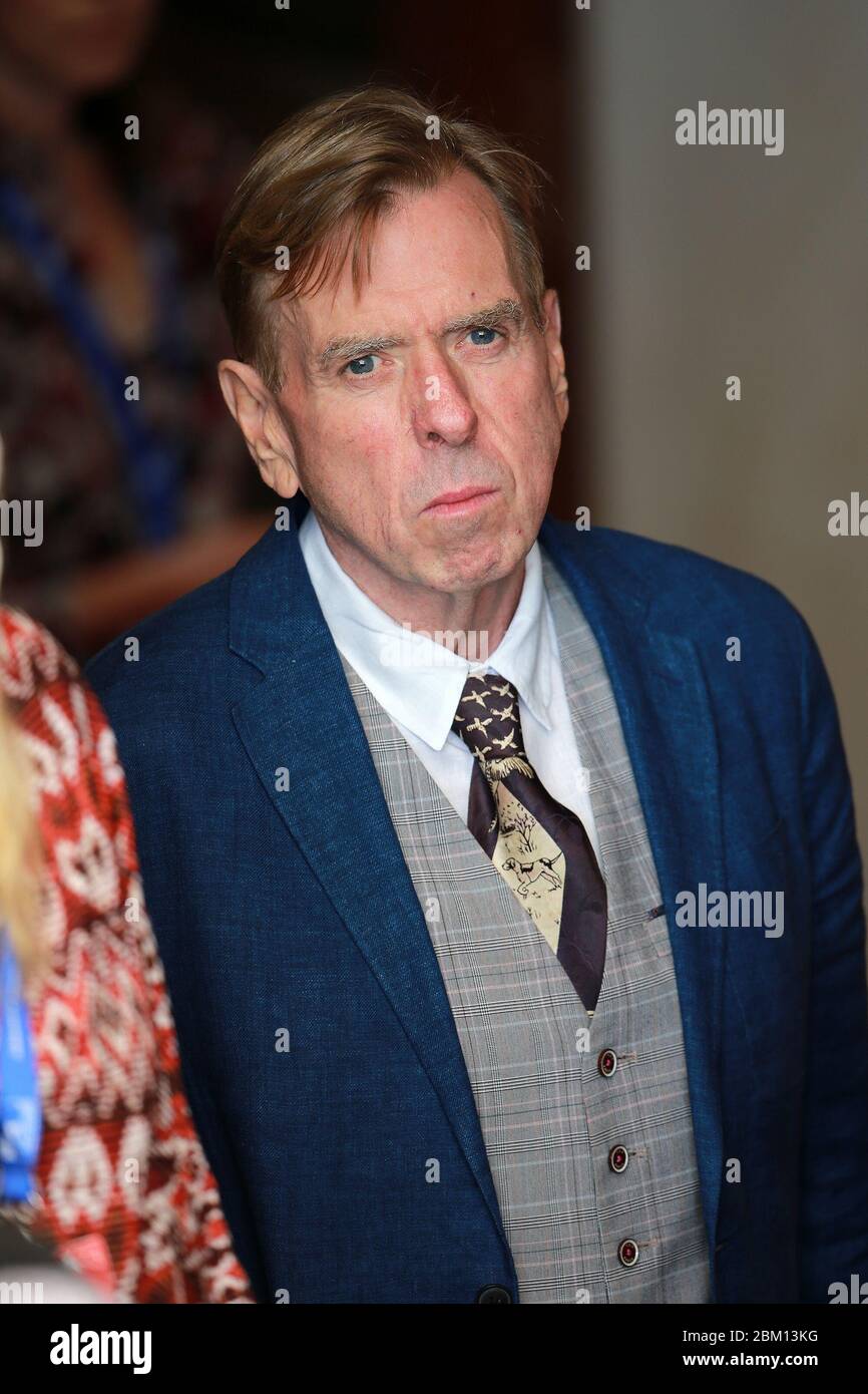 Timothy spall art hi-res stock photography and images - Alamy