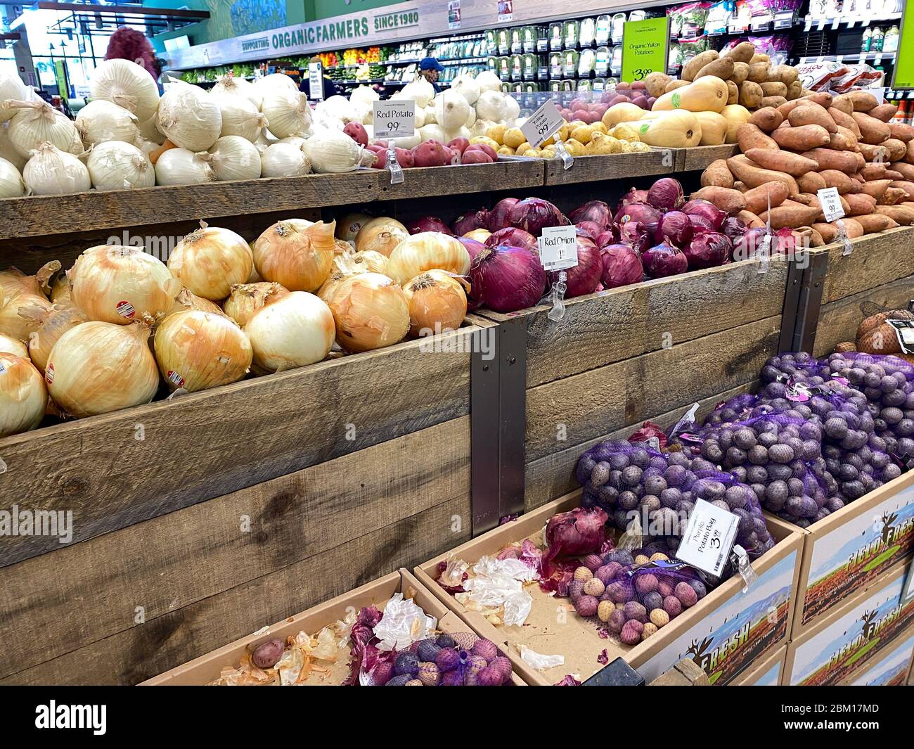 Orlando,FL/USA-5/3/20: A display of Onions at a Whole Foods Market ...