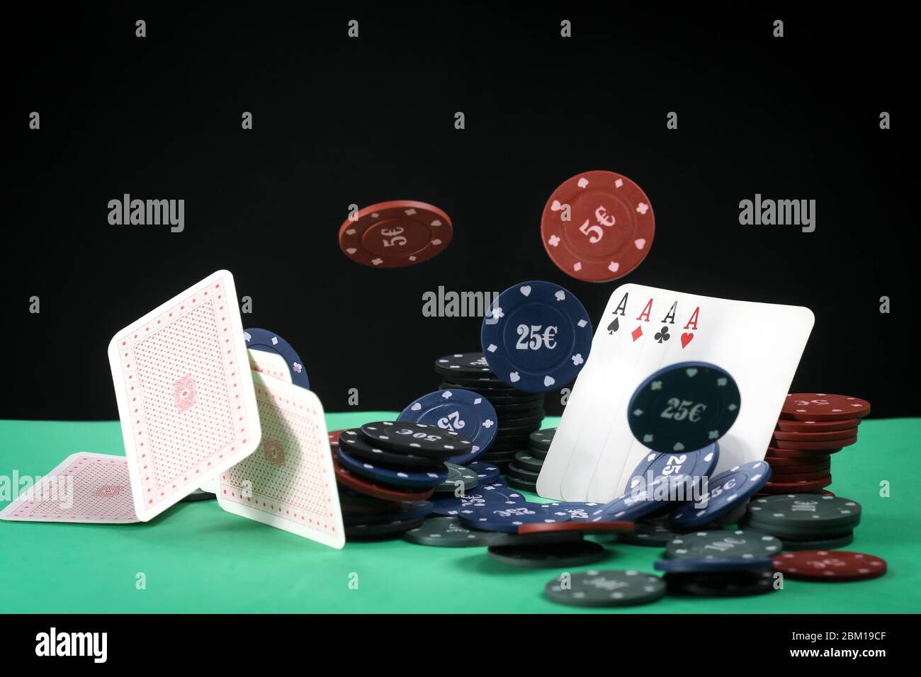 Playing cards falling hi-res stock photography and images - Alamy