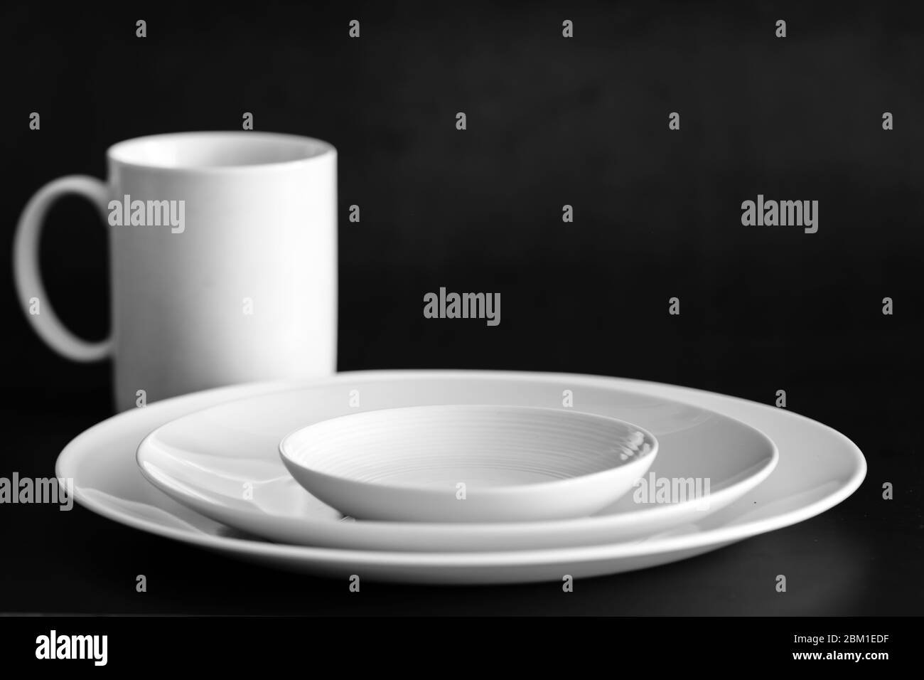 Elegant setting plates cup hi-res stock photography and images - Alamy