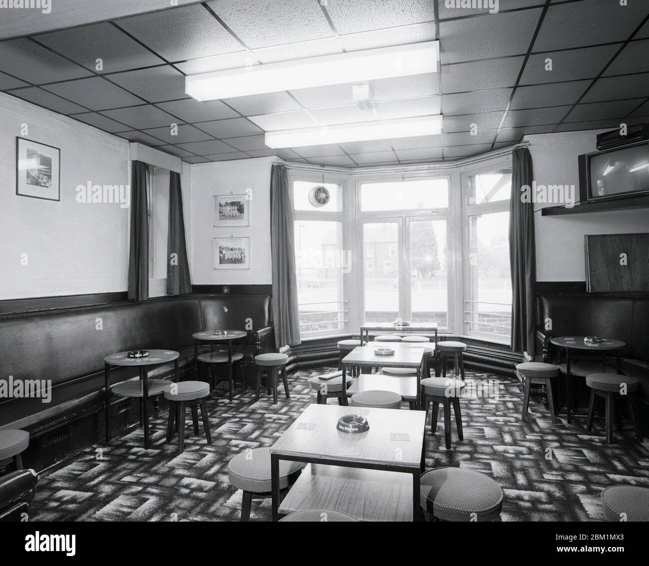 Working Mens Club Interior High Resolution Stock Photography and Images ...