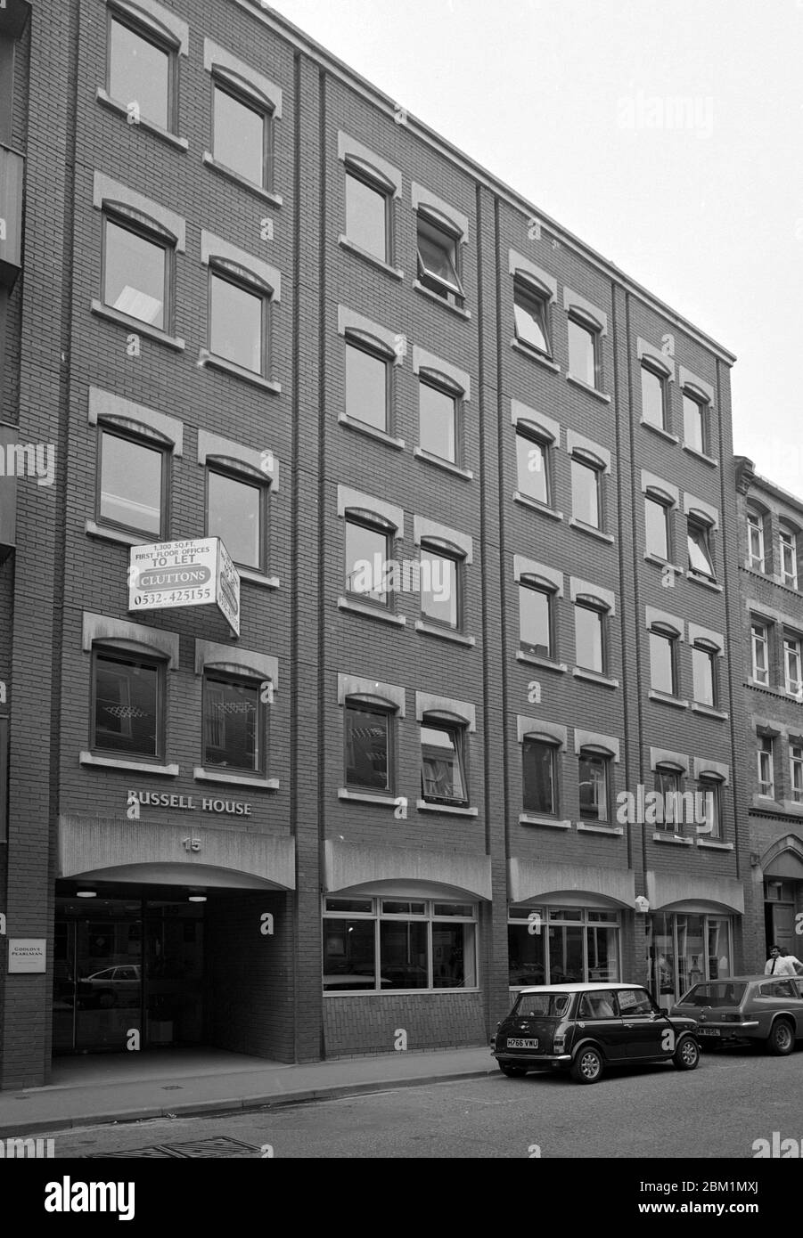 Street scene in leeds business district hi-res stock photography and ...