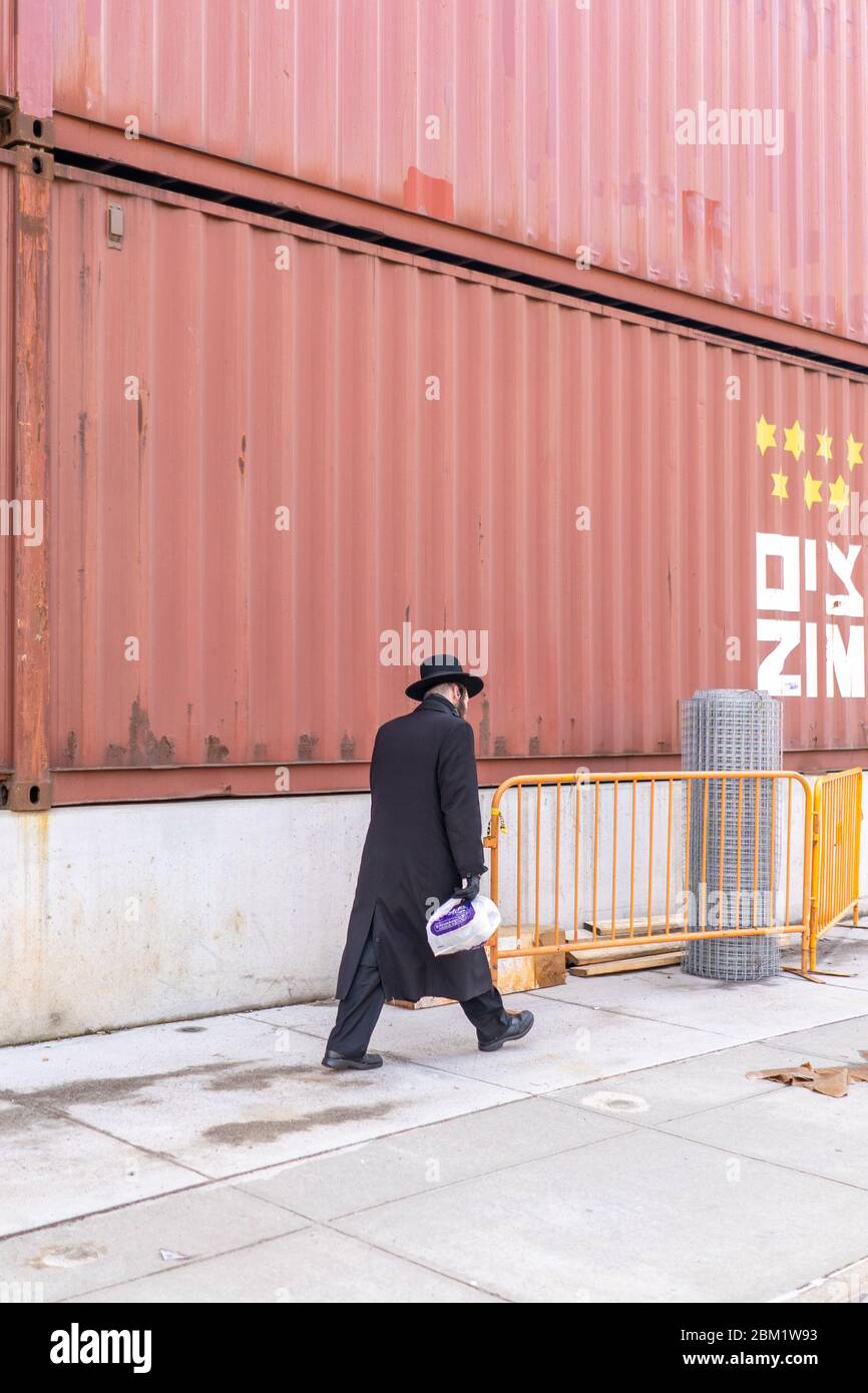 New York, USA - May 3 2020: Hasidic Jews in Williamsburg Brooklyn in ...