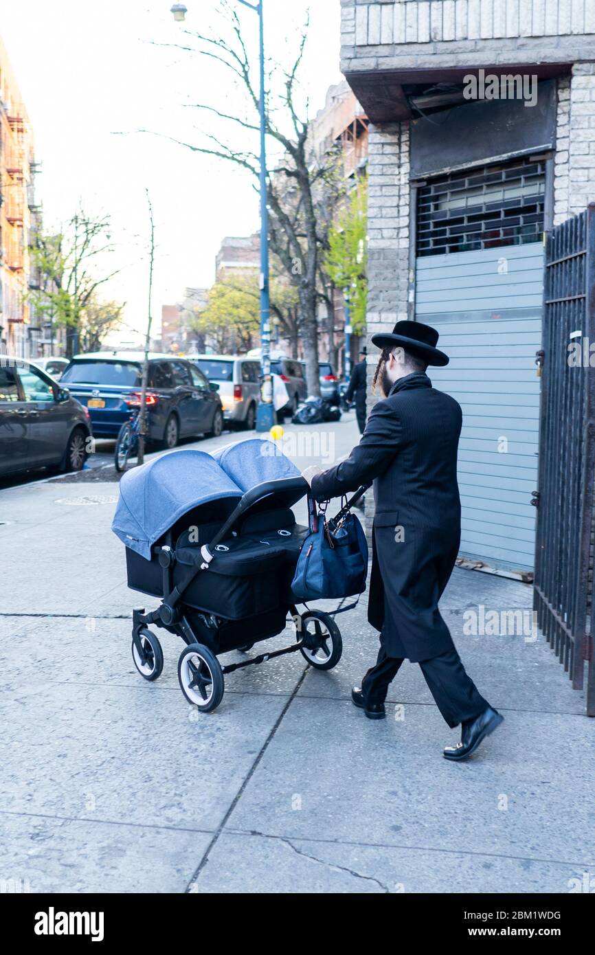 New York, USA - May 3 2020: Hasidic Jews in Williamsburg Brooklyn in ...