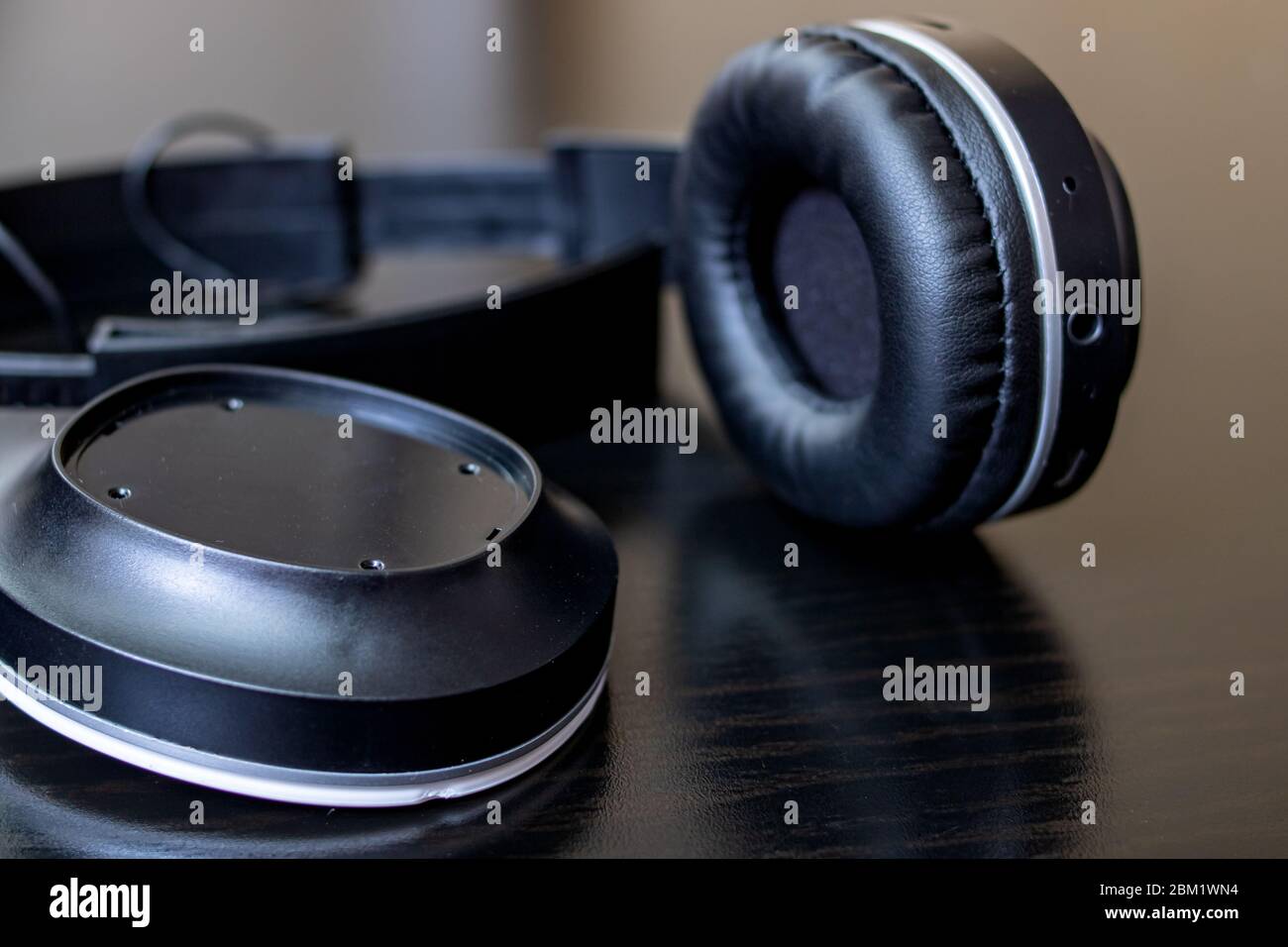 Ear damage headphones hi-res stock photography and images - Alamy