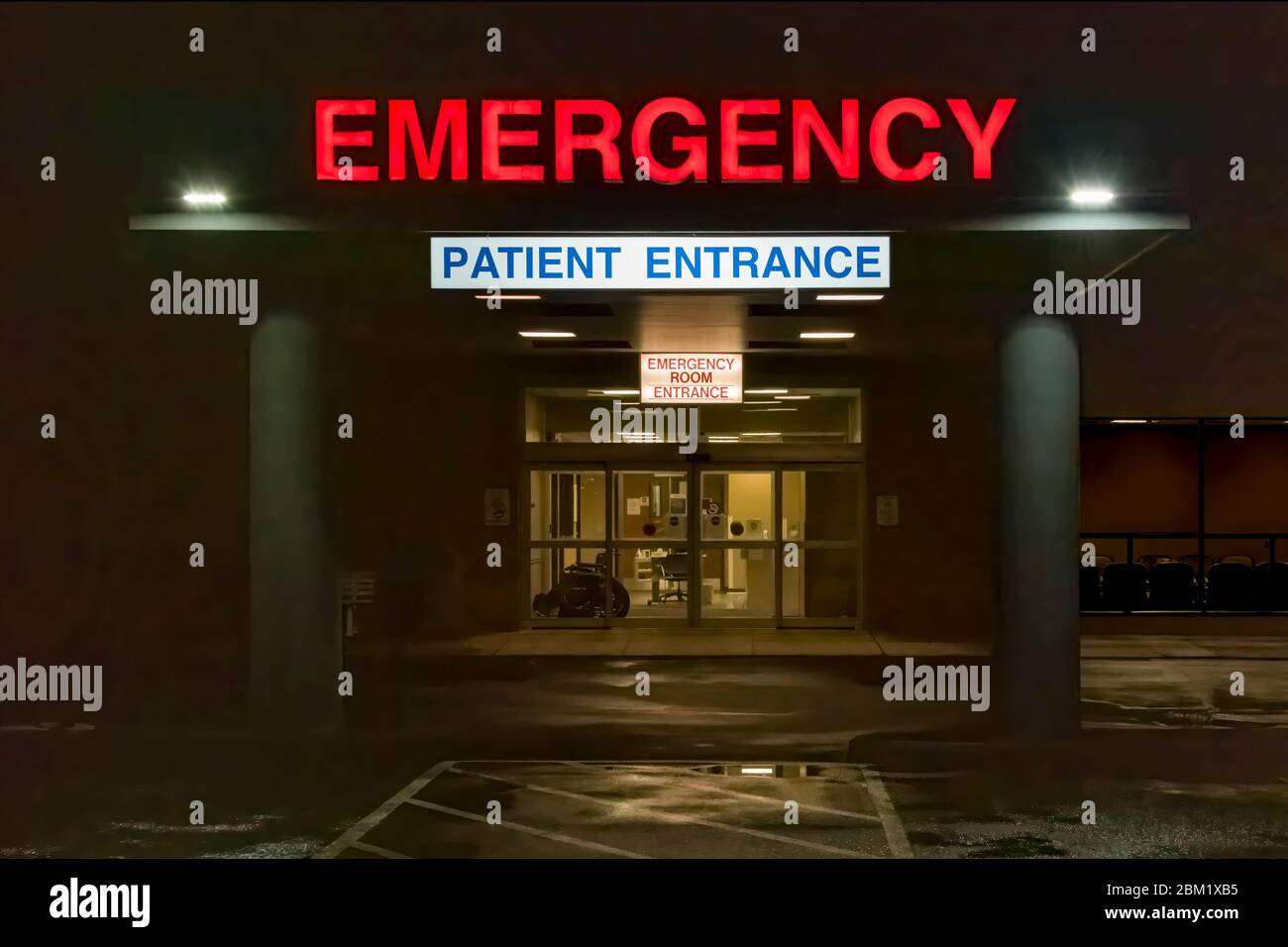 hospital emergency entrance Stock Photo - Alamy