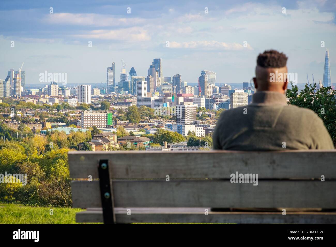 View towards London city skyline from Parliament Hill in Hampstead ...