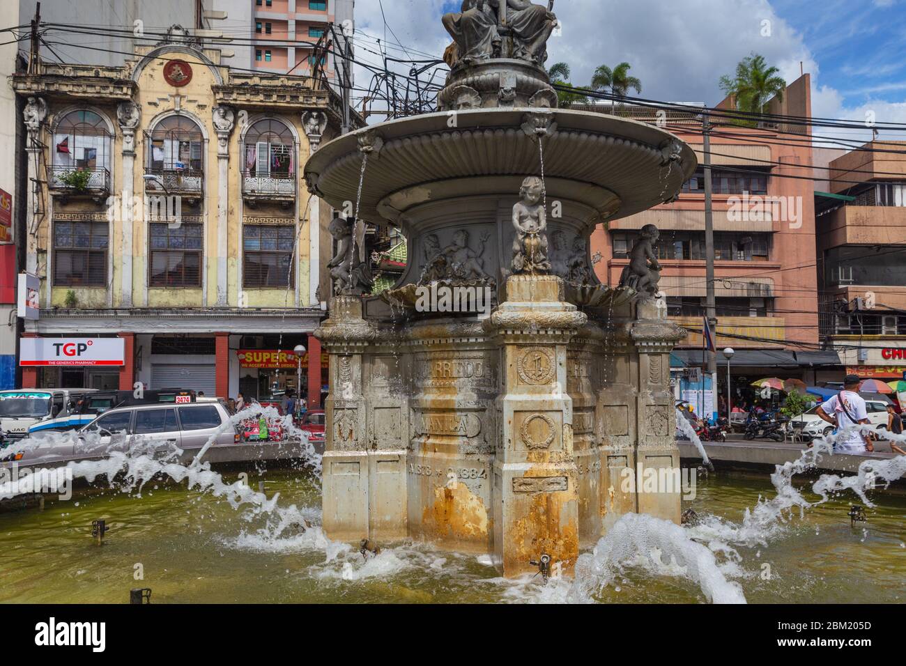 Manila fountain hi-res stock photography and images - Alamy