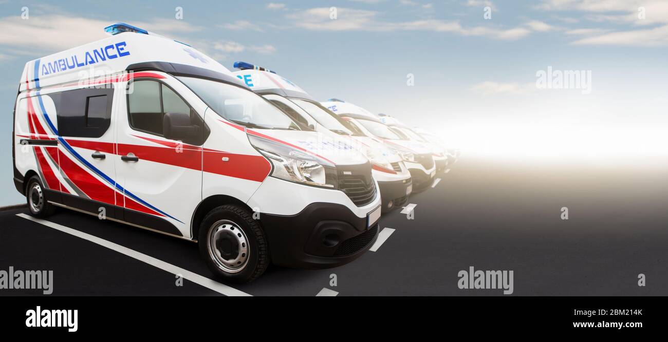 Row of ambulances hi-res stock photography and images - Alamy