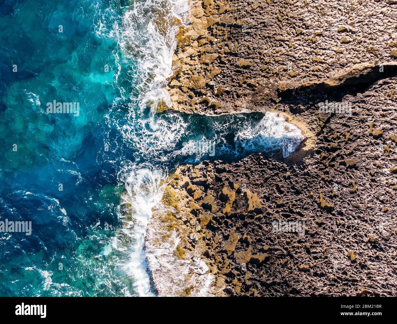 Cleft in rock hi-res stock photography and images - Alamy