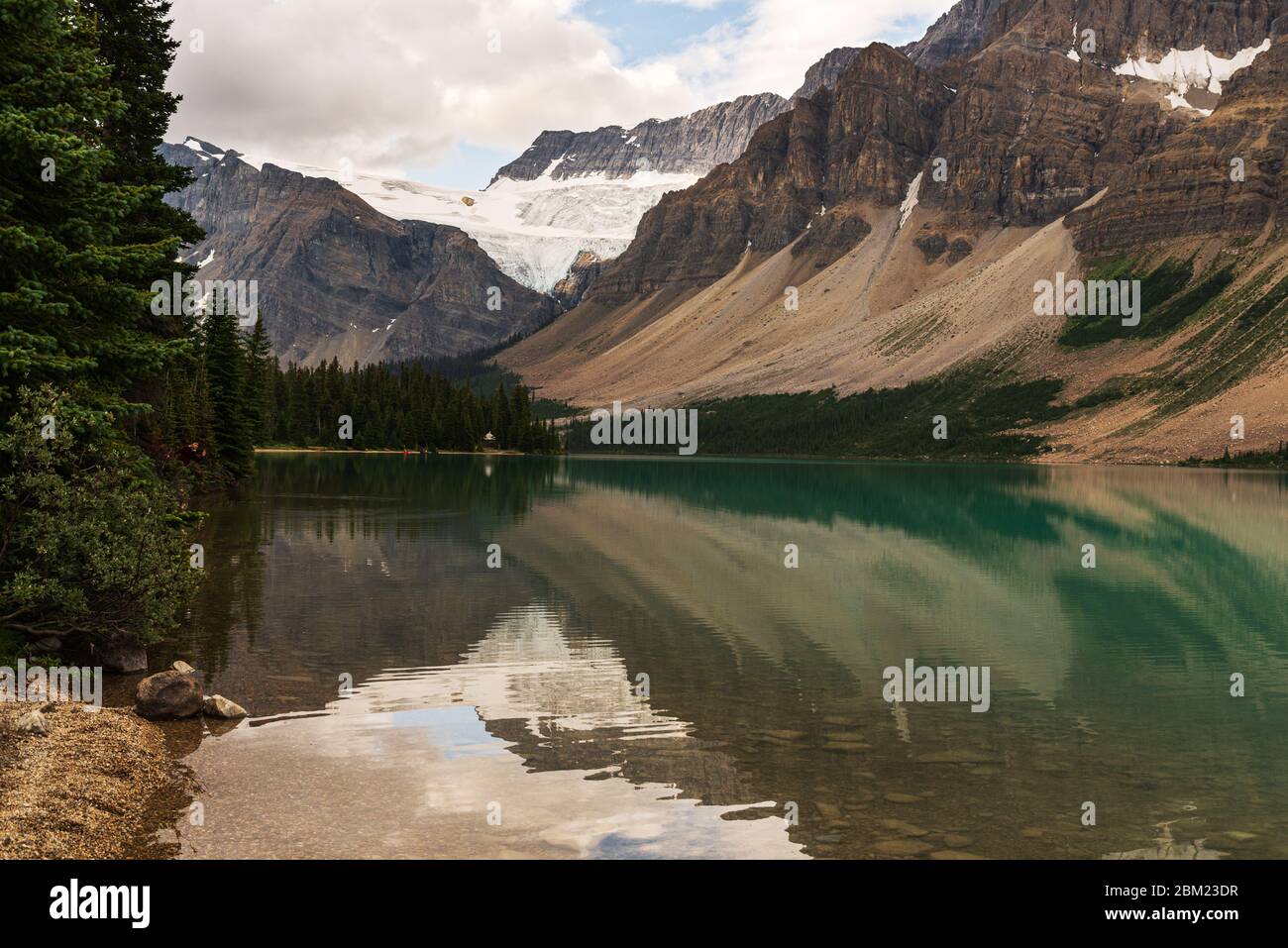 bow lake sceneries, banff national park, alberta, canada Stock Photo ...