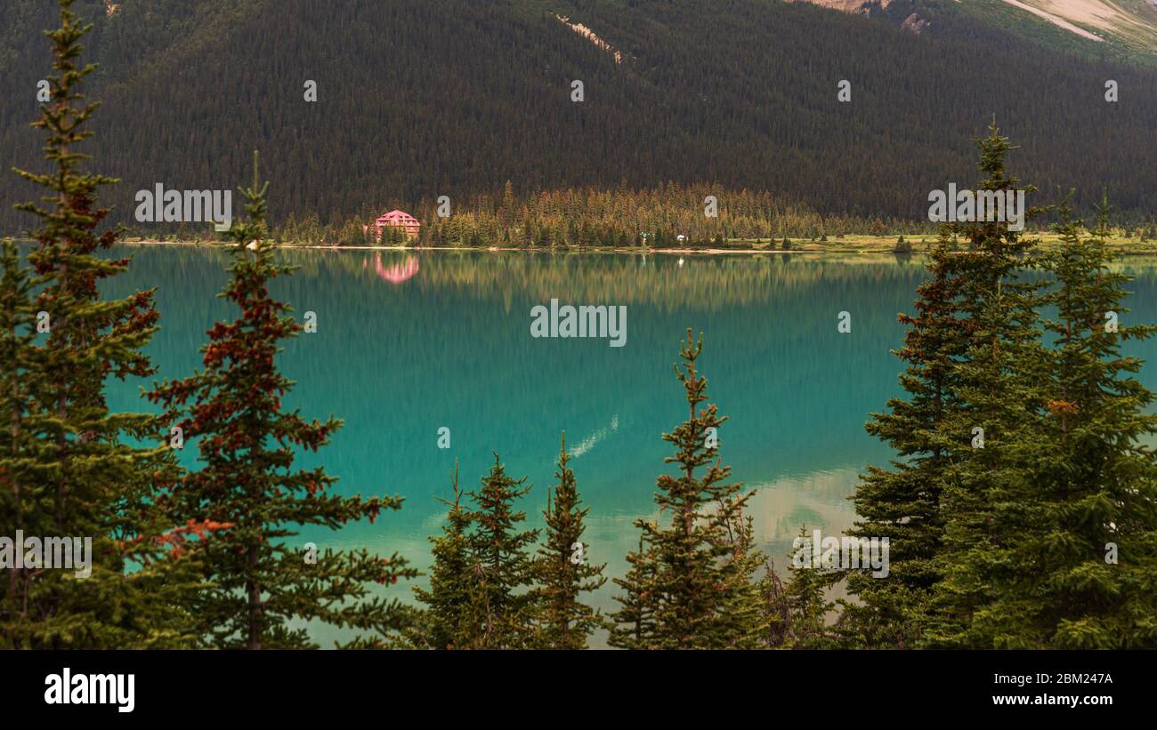 bow lake sceneries, banff national park, alberta, canada Stock Photo ...