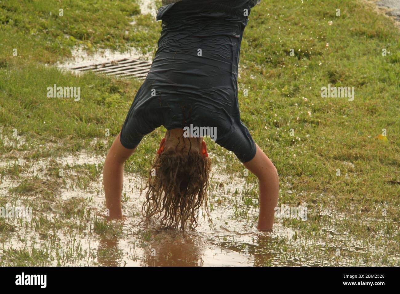 Girl Getting Wet Stock Photos & Girl Getting Wet Stock Images - Alamy