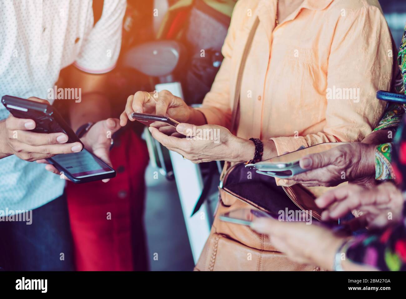 Man using mobile translation hi-res stock photography and images - Alamy