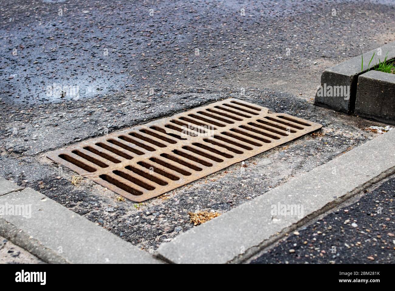 Drainage grid hi-res stock photography and images - Alamy