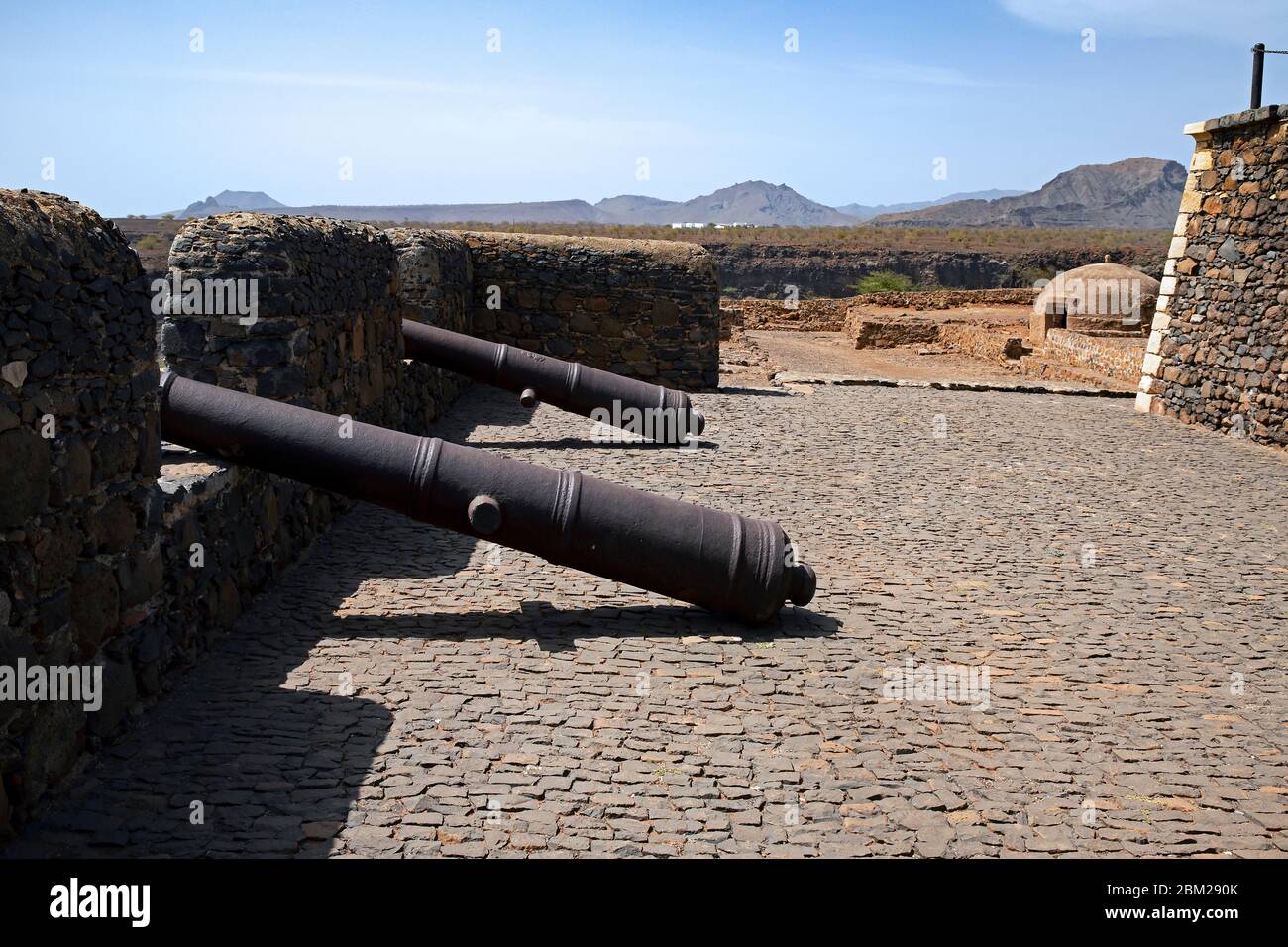 16th century cannon hi-res stock photography and images - Alamy