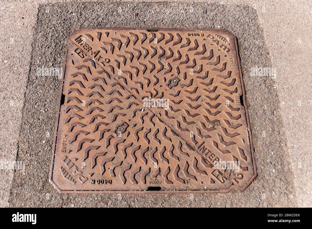 Metal drain cover hi-res stock photography and images - Alamy