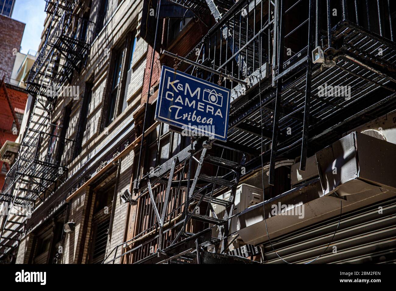 New York, N.Y/USA – 5th May 2020: Cortlandt Alley in Tribeca is quiet ...