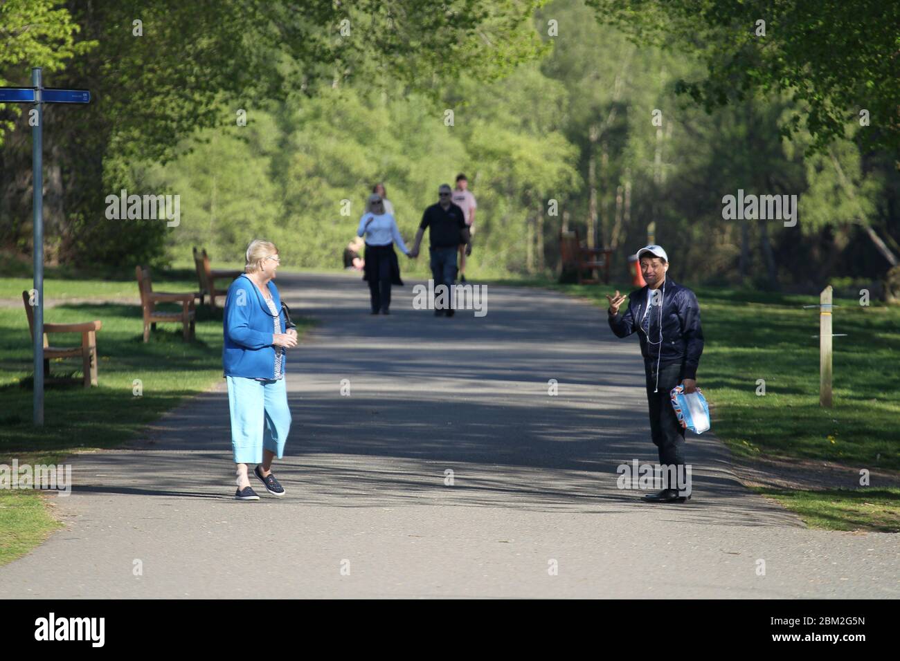 Falkirk, UK. 6th May, 2020. People exercising in glorious afternoon ...