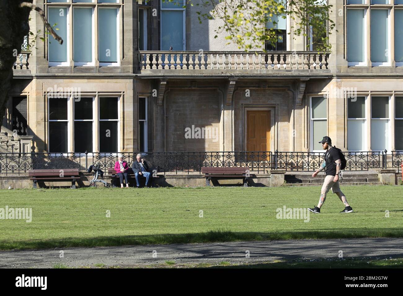 Falkirk, UK. 6th May, 2020. People exercising in glorious afternoon ...