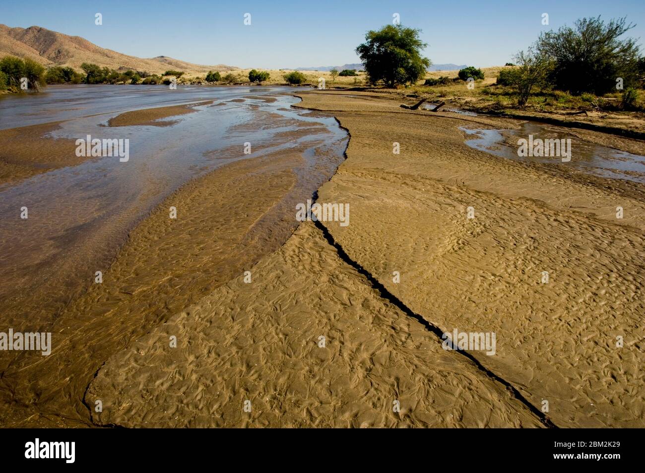 Dry riverbed sun hi-res stock photography and images - Alamy