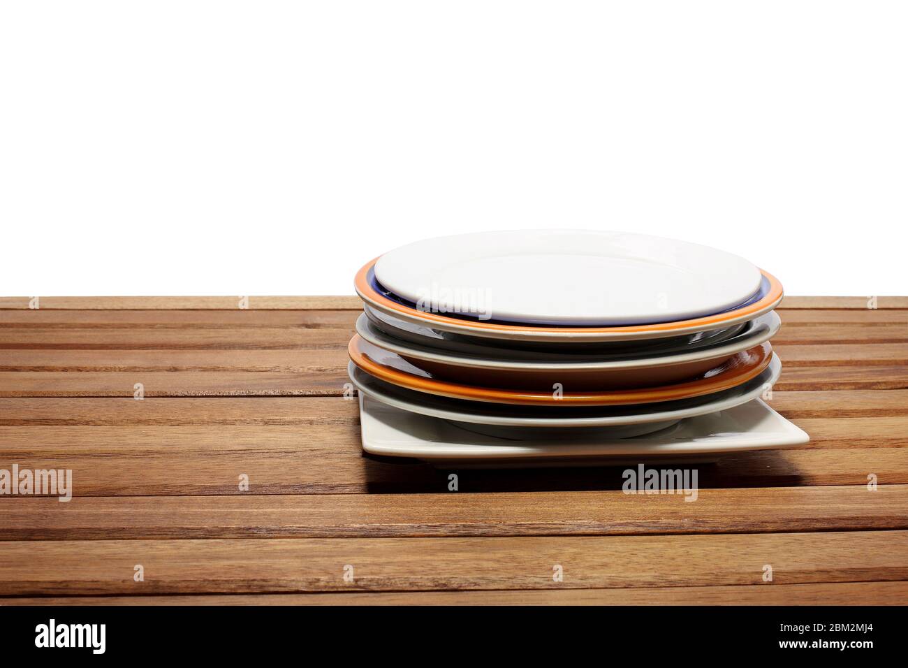 Stack of plates hi-res stock photography and images - Alamy