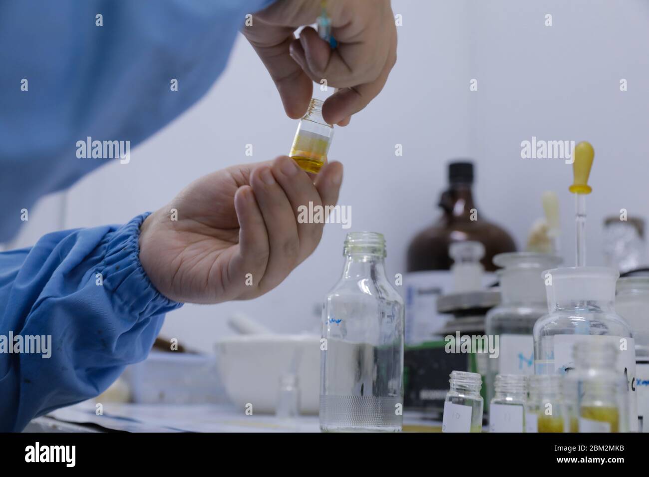 Medicine manufacturing hi-res stock photography and images - Alamy