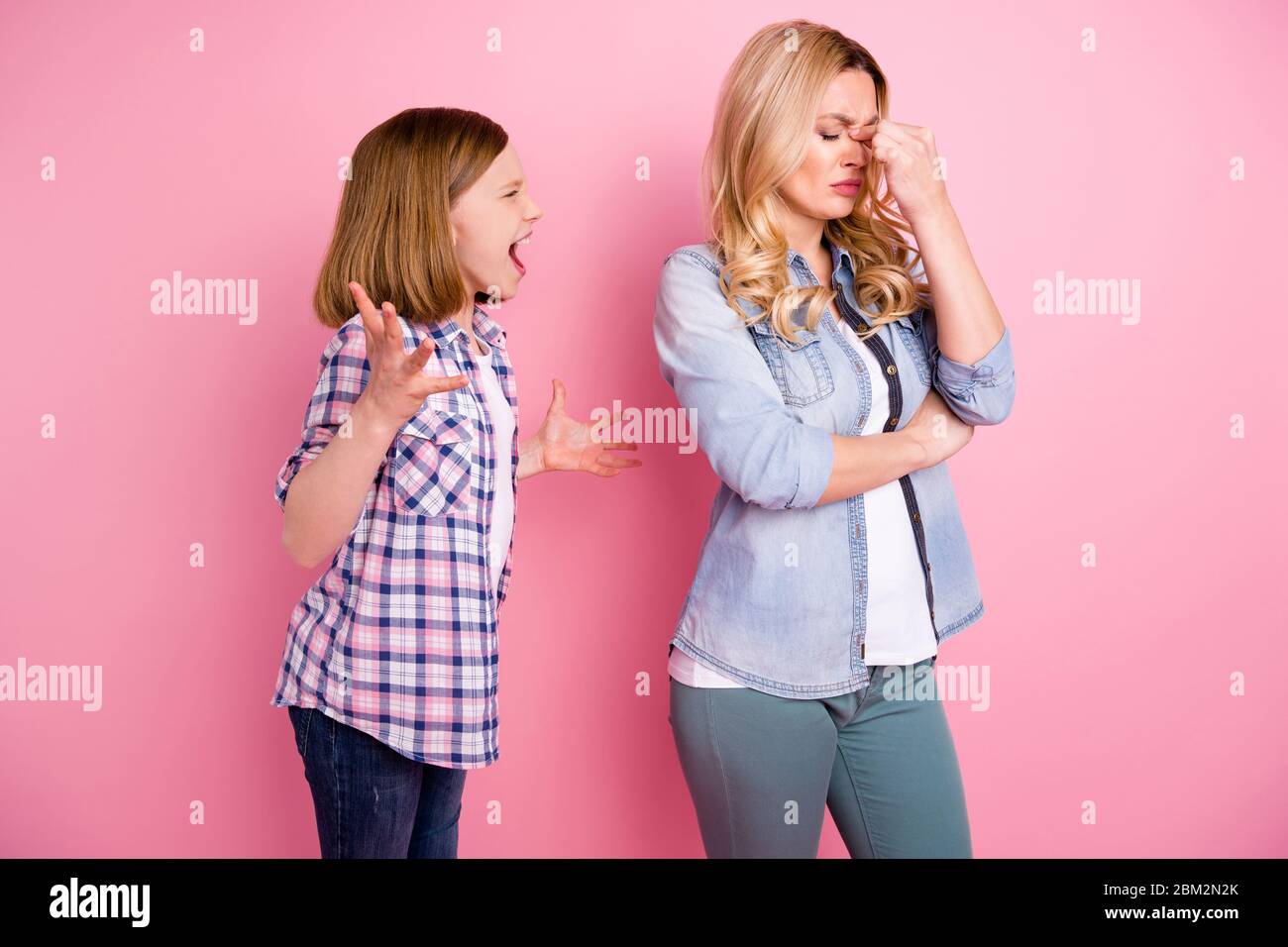 Angry mother teen girl hi-res stock photography and images - Alamy