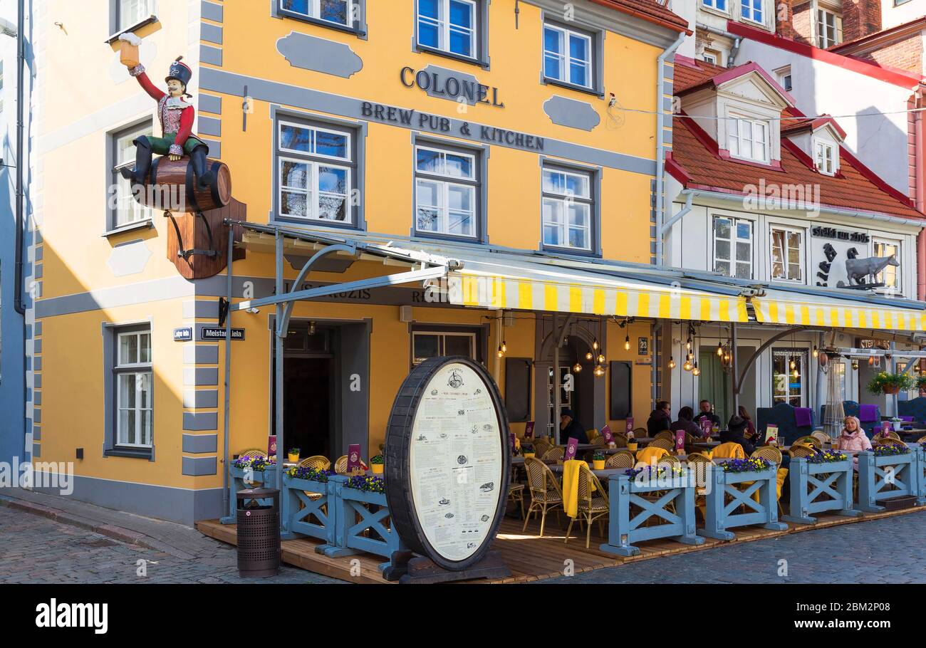 Colonel pub hi-res stock photography and images - Alamy