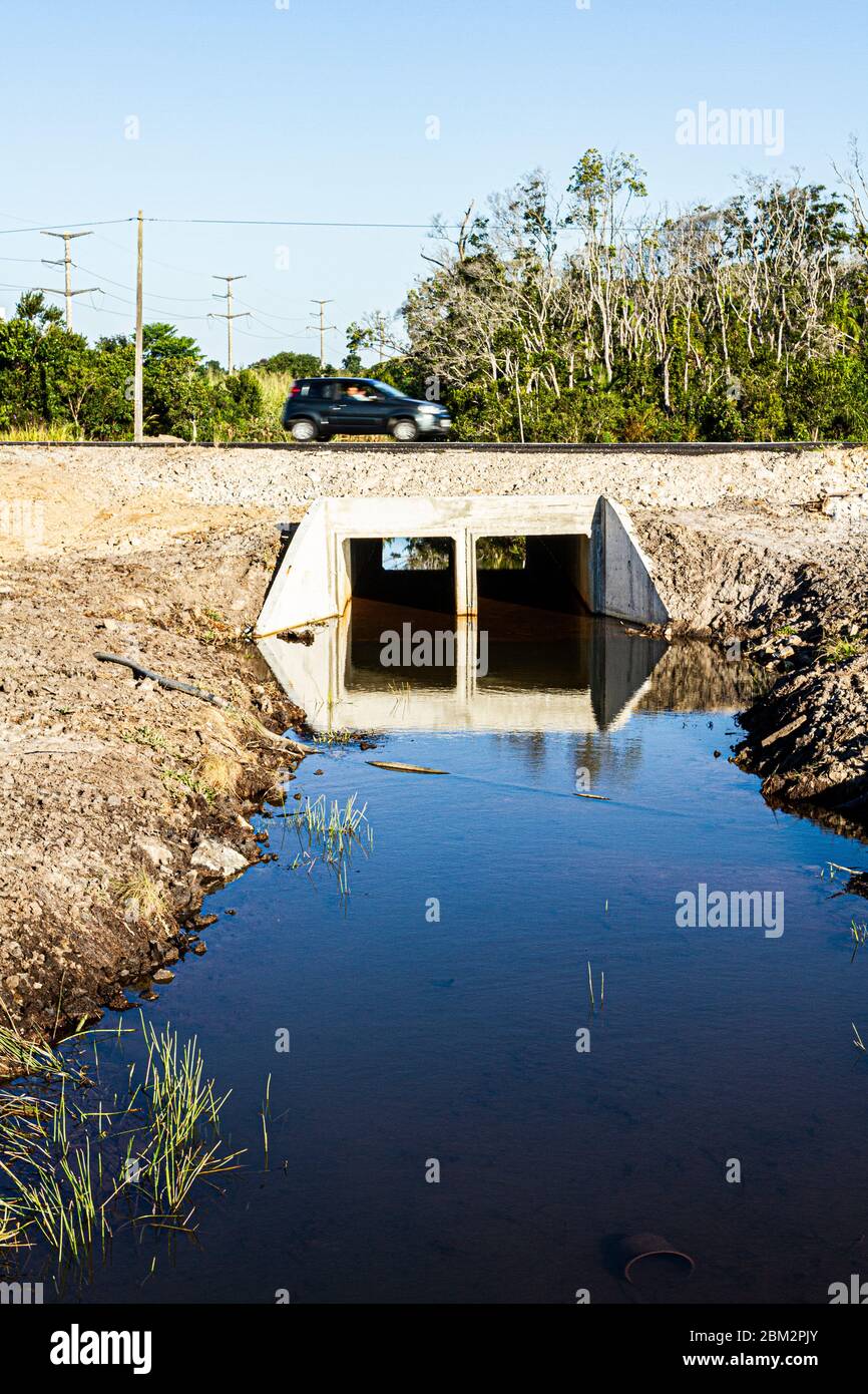 Concrete culvert hi-res stock photography and images - Alamy