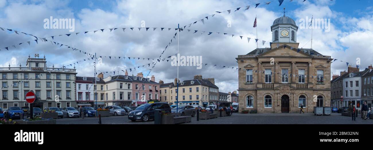 Town Square and Town Hall, Kelso Stock Photo - Alamy