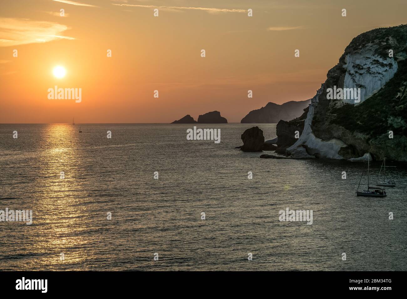 Luna island hi-res stock photography and images - Alamy