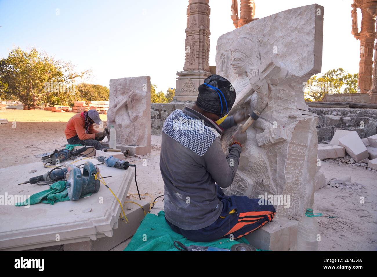 Making of sculpture - Artist at work in Amarkantak, India Stock Photo ...
