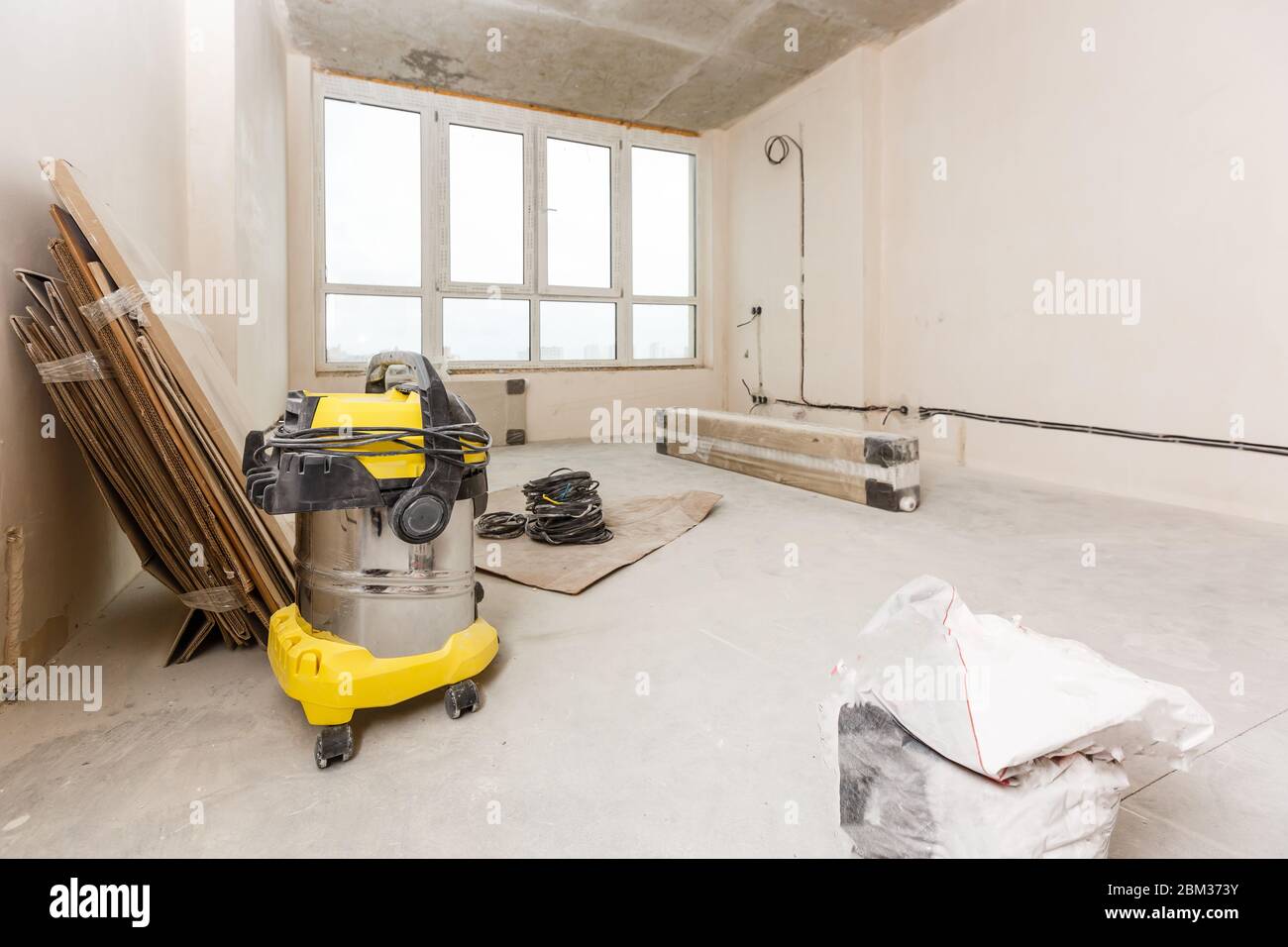 Renovation concept - room during restoration Stock Photo - Alamy