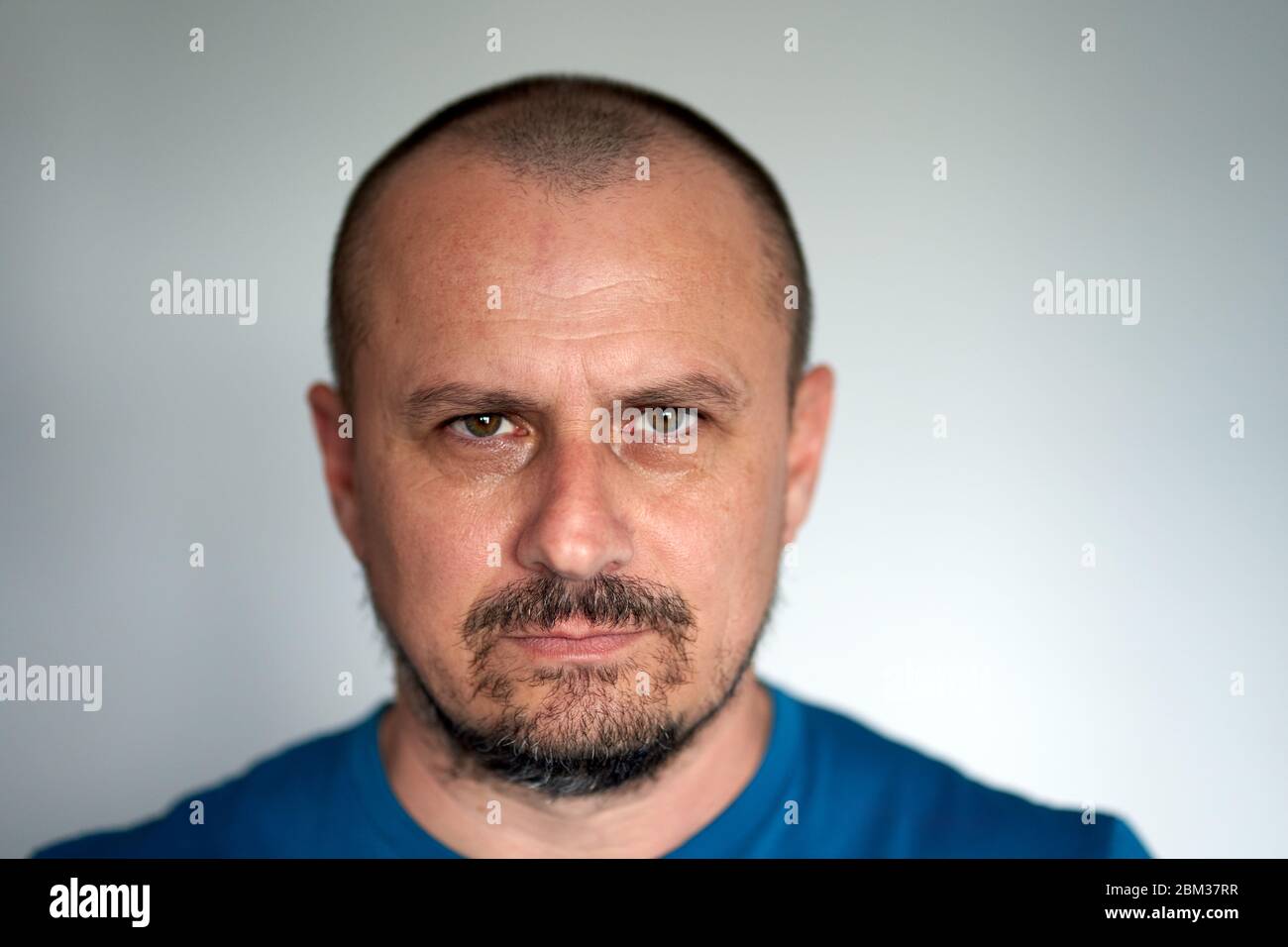 Dark portrait scary bearded man hi-res stock photography and images - Alamy