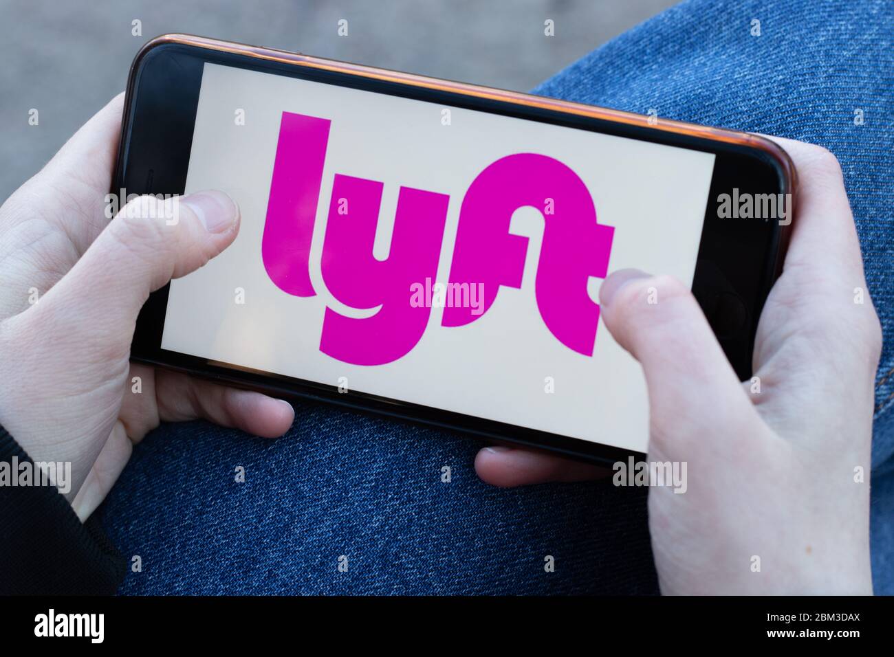 Lyft Balloon Logo