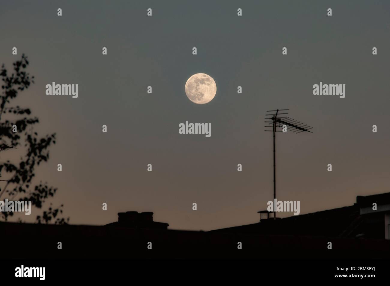 Super moon 2020-London Stock Photo - Alamy